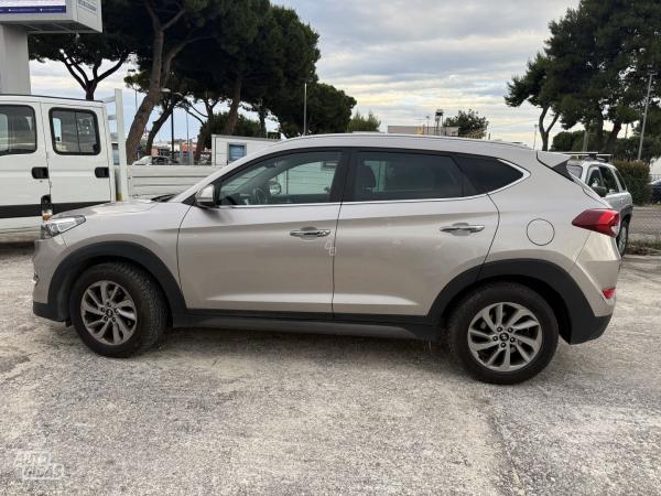 Grey Hyundai Tucson 2017 in Utena, with an engine capacity of 1.70 L and mileage of 171 thousand km for 11900 €, photo 6 on AUTOMOTO.COM.LV