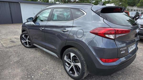Grey Hyundai Tucson 2017 in Taurage, with an engine capacity of 1.69 L and mileage of 122 thousand km for 13200 €, photo 5 on AUTOMOTO.COM.LV