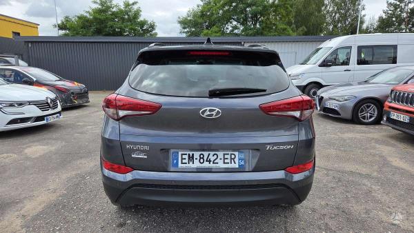 Grey Hyundai Tucson 2017 in Taurage, with an engine capacity of 1.69 L and mileage of 122 thousand km for 13200 €, photo 6 on AUTOMOTO.COM.LV