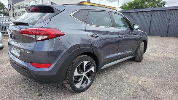 Grey Hyundai Tucson 2017 in Taurage, with an engine capacity of 1.69 L and mileage of 122 thousand km for 13200 €, photo 7 on AUTOMOTO.COM.LV