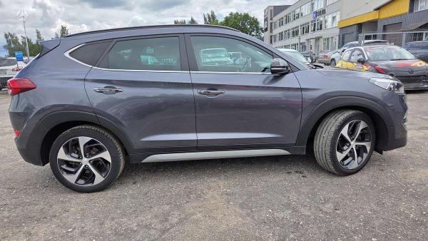 Grey Hyundai Tucson 2017 in Taurage, with an engine capacity of 1.69 L and mileage of 122 thousand km for 13200 €, photo 8 on AUTOMOTO.COM.LV