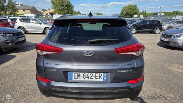 Grey Hyundai Tucson 2017 in Taurage, with an engine capacity of 1.69 L and mileage of 122 thousand km for 13300 €, photo 8 on AUTOMOTO.COM.LV