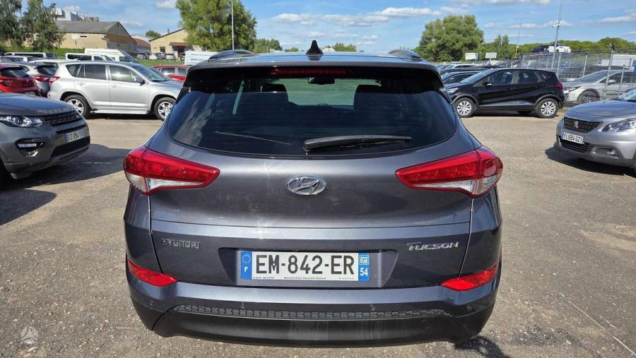 Pelēks Hyundai Tucson 2017 Tauragė, ar dzinēja tilpumu 1.69 L un nobraukumu 122 tūkst. km par 13300 €, foto 9 vietnē AUTOMOTO.COM.LV