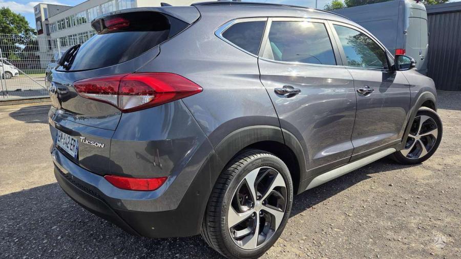 Pelēks Hyundai Tucson 2017 Tauragė, ar dzinēja tilpumu 1.69 L un nobraukumu 122 tūkst. km par 13300 €, foto 10 vietnē AUTOMOTO.COM.LV