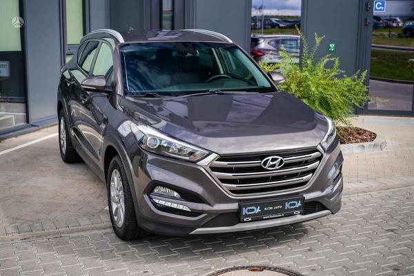 Grey Hyundai Tucson 2017 in Kaunas, with an engine capacity of 1.59 L and mileage of 200 thousand km for 12950 €, photo 3 on AUTOMOTO.COM.LV