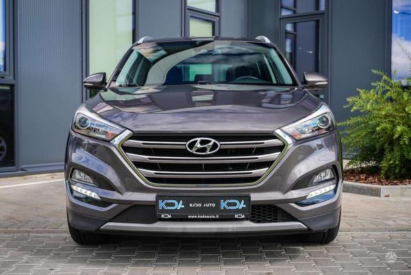 Grey Hyundai Tucson 2017 in Kaunas, with an engine capacity of 1.59 L and mileage of 200 thousand km for 12950 €, photo 4 on AUTOMOTO.COM.LV