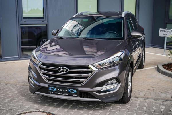 Grey Hyundai Tucson 2017 in Kaunas, with an engine capacity of 1.59 L and mileage of 200 thousand km for 12950 €, photo 5 on AUTOMOTO.COM.LV