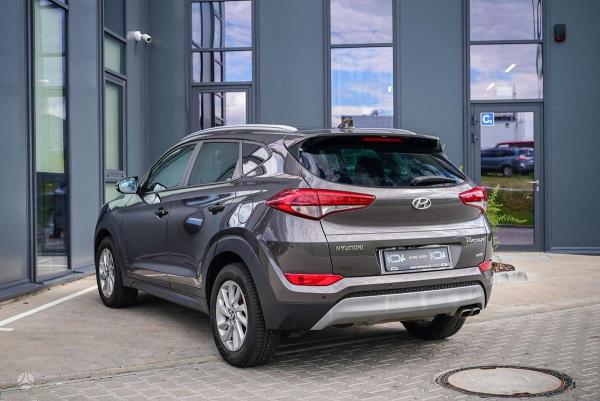 Grey Hyundai Tucson 2017 in Kaunas, with an engine capacity of 1.59 L and mileage of 200 thousand km for 12950 €, photo 8 on AUTOMOTO.COM.LV