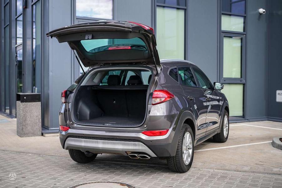Pelēks Hyundai Tucson 2017 Kauņa, ar dzinēja tilpumu 1.59 L un nobraukumu 200 tūkst. km par 12950 €, foto 14 vietnē AUTOMOTO.COM.LV