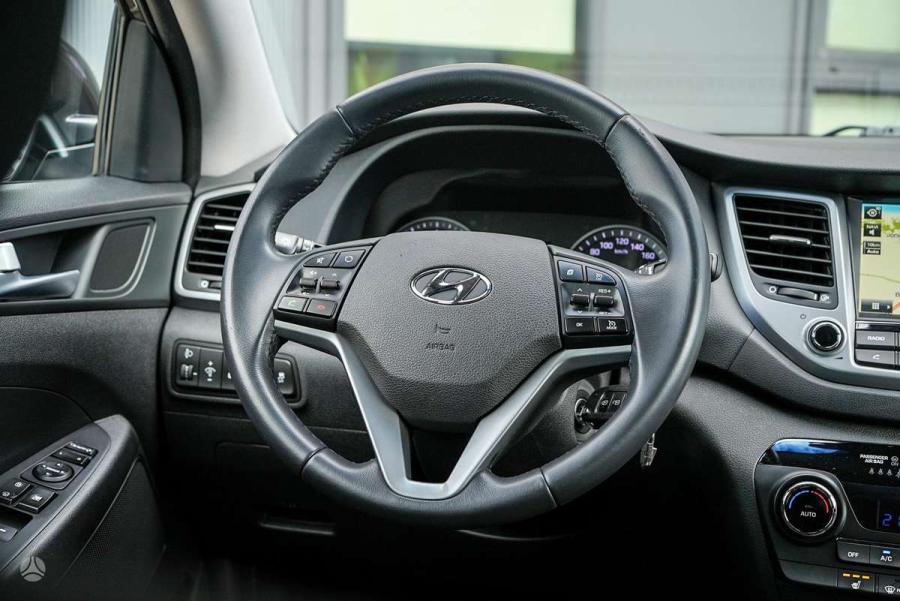 Pelēks Hyundai Tucson 2017 Kauņa, ar dzinēja tilpumu 1.59 L un nobraukumu 200 tūkst. km par 12950 €, foto 18 vietnē AUTOMOTO.COM.LV