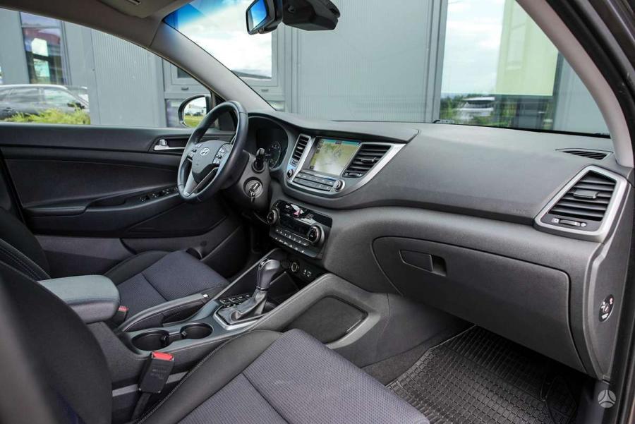 Pelēks Hyundai Tucson 2017 Kauņa, ar dzinēja tilpumu 1.59 L un nobraukumu 200 tūkst. km par 12950 €, foto 39 vietnē AUTOMOTO.COM.LV