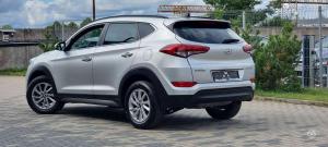 Grey Hyundai Tucson 2017 in Siauliai, with an engine capacity of 1.70 L and mileage of 176 thousand km for 11500 €, photo 6 on AUTOMOTO.COM.LV