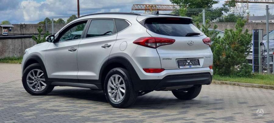 Grey Hyundai Tucson 2017 in Siauliai, with an engine capacity of 1.70 L and mileage of 176 thousand km for 11500 €, photo 6 on AUTOMOTO.COM.LV