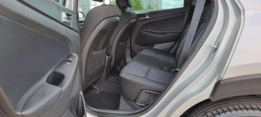 Grey Hyundai Tucson 2017 in Siauliai, with an engine capacity of 1.70 L and mileage of 176 thousand km for 11500 €, photo 15 on AUTOMOTO.COM.LV