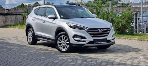 Grey Hyundai Tucson 2017 in Siauliai, with an engine capacity of 1.70 L and mileage of 176 thousand km for 11500 €, photo 3 on AUTOMOTO.COM.LV