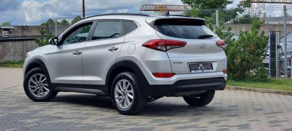Grey Hyundai Tucson 2017 in Siauliai, with an engine capacity of 1.70 L and mileage of 176 thousand km for 11500 €, photo 6 on AUTOMOTO.COM.LV