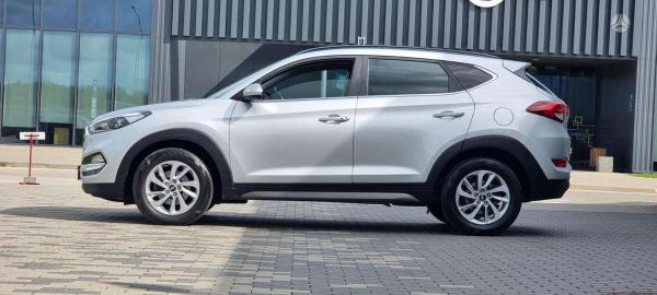 Grey Hyundai Tucson 2017 in Siauliai, with an engine capacity of 1.70 L and mileage of 176 thousand km for 11500 €, photo 9 on AUTOMOTO.COM.LV