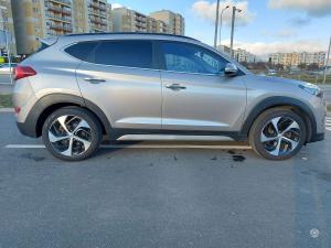 Grey Hyundai Tucson 2017 in Vilnius, with an engine capacity of 1.69 L and mileage of 242 thousand km for 11300 €, photo 3 on AUTOMOTO.COM.LV