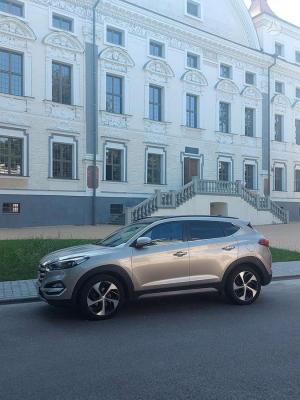 Grey Hyundai Tucson 2017 in Vilnius, with an engine capacity of 1.69 L and mileage of 242 thousand km for 11300 €, photo 4 on AUTOMOTO.COM.LV
