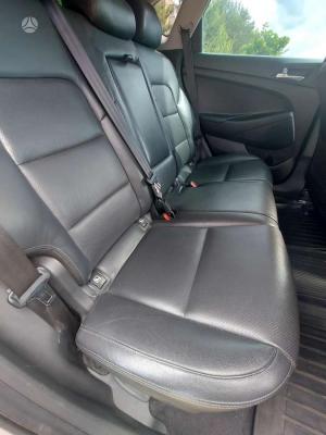 Grey Hyundai Tucson 2017 in Vilnius, with an engine capacity of 1.69 L and mileage of 242 thousand km for 11300 €, photo 7 on AUTOMOTO.COM.LV