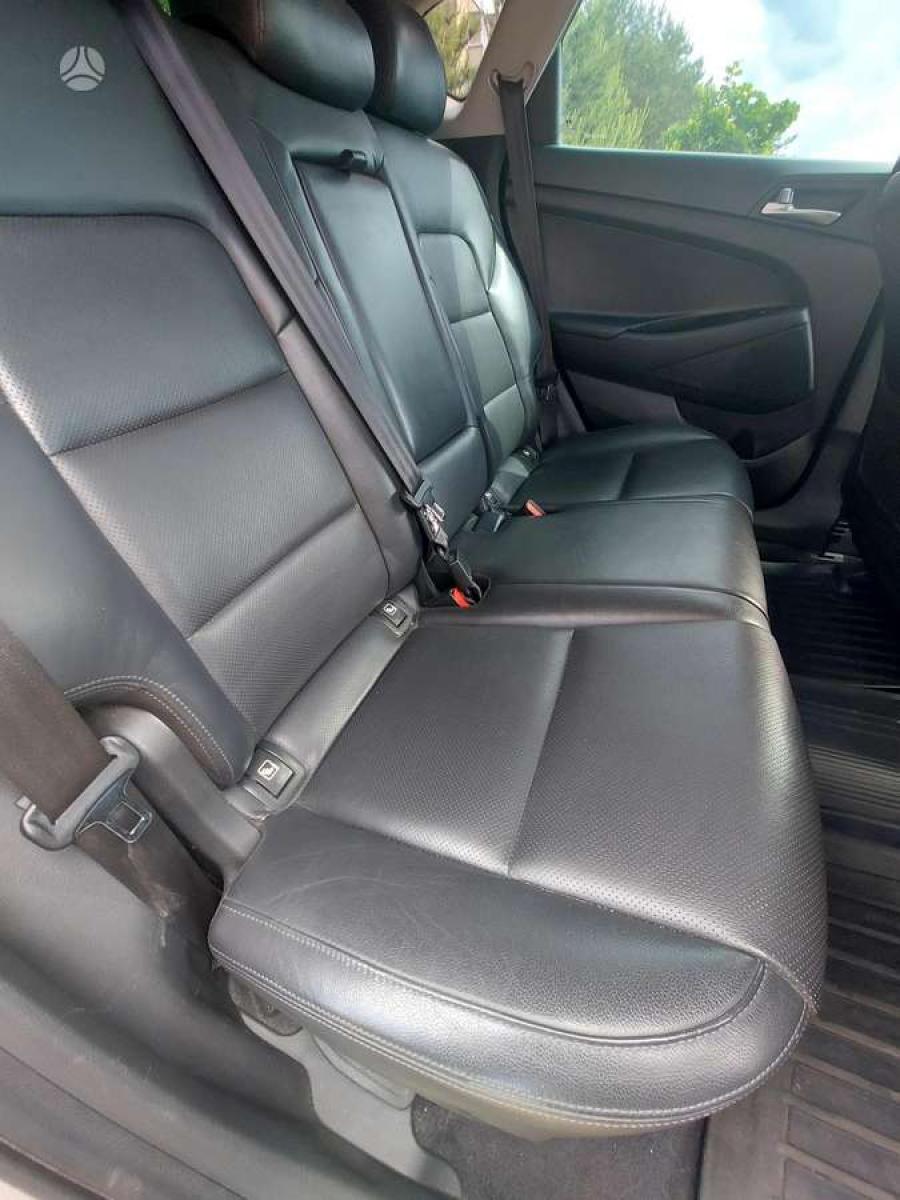 Grey Hyundai Tucson 2017 in Vilnius, with an engine capacity of 1.69 L and mileage of 242 thousand km for 11300 €, photo 7 on AUTOMOTO.COM.LV