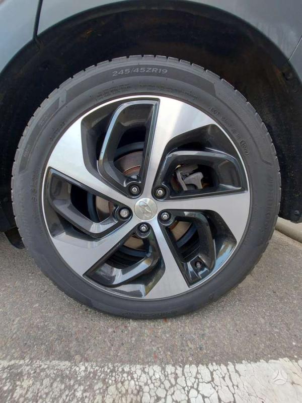 Pelēks Hyundai Tucson 2017 Viļņa, ar dzinēja tilpumu 1.69 L un nobraukumu 242 tūkst. km par 11300 €, foto 9 vietnē AUTOMOTO.COM.LV