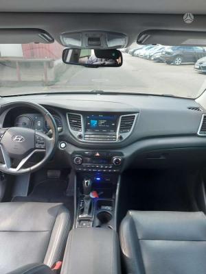 Grey Hyundai Tucson 2017 in Vilnius, with an engine capacity of 1.69 L and mileage of 242 thousand km for 11300 €, photo 12 on AUTOMOTO.COM.LV