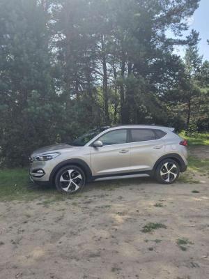 Grey Hyundai Tucson 2017 in Vilnius, with an engine capacity of 1.69 L and mileage of 242 thousand km for 11300 €, photo 13 on AUTOMOTO.COM.LV