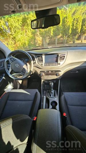 Pelēks Hyundai Tucson 2017 Rīga, ar dzinēja tilpumu 1.70 L un nobraukumu 141 tūkst. km par 12000 €, foto 4 vietnē AUTOMOTO.COM.LV