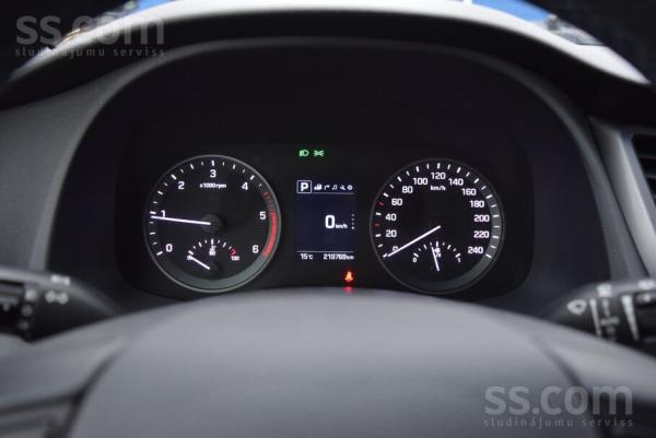 Grey Hyundai Tucson 2018 in Riga, with an engine capacity of 1.70 L and mileage of 220 thousand km for 11900 €, photo 11 on AUTOMOTO.COM.LV