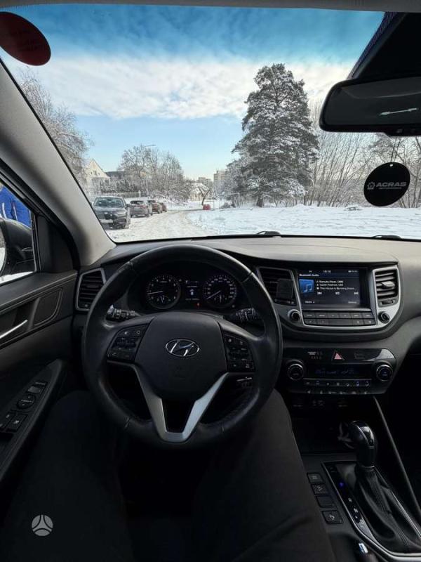 Grey Hyundai Tucson 2018 in Vilnius, with an engine capacity of 1.59 L and mileage of 105 thousand km for 13900 €, photo 9 on AUTOMOTO.COM.LV