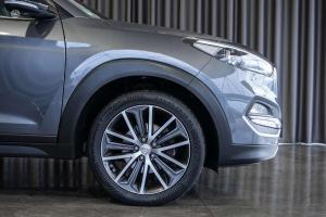 Pelēks Hyundai Tucson 2018 Marijampole, ar dzinēja tilpumu 1.59 L un nobraukumu 252 tūkst. km par 11850 €, foto 6 vietnē AUTOMOTO.COM.LV
