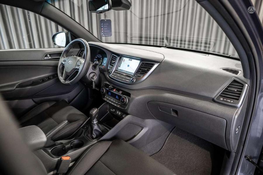 Pelēks Hyundai Tucson 2018 Marijampole, ar dzinēja tilpumu 1.59 L un nobraukumu 252 tūkst. km par 11850 €, foto 33 vietnē AUTOMOTO.COM.LV