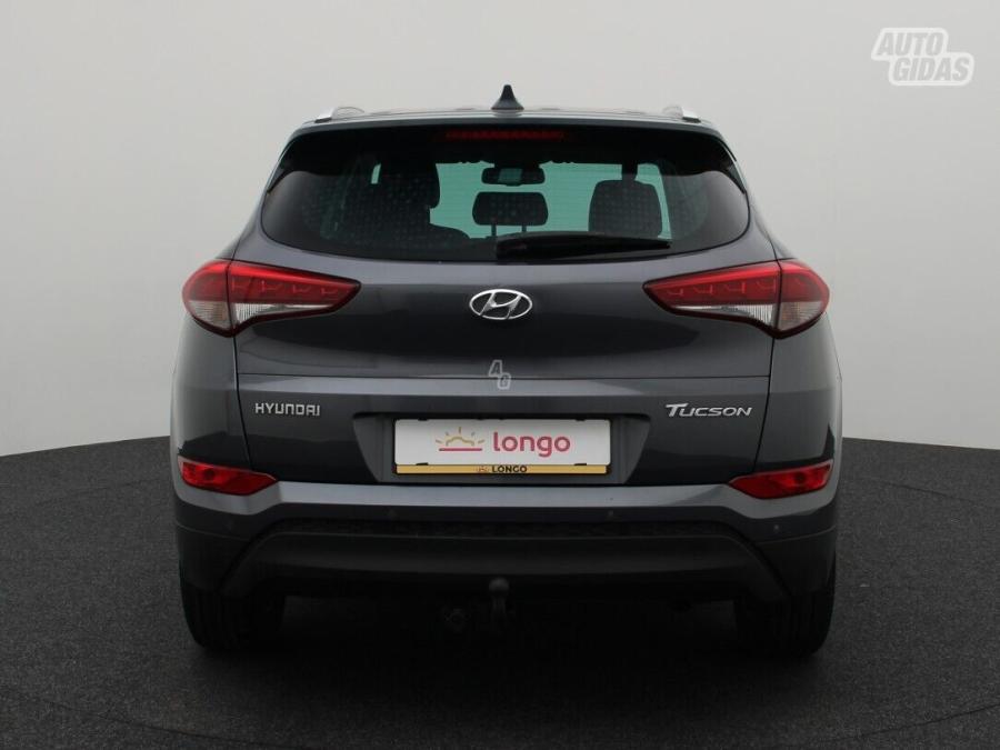 Pelēks Hyundai Tucson 2018 Viļņa, ar dzinēja tilpumu 1.60 L un nobraukumu 165 tūkst. km par 13599 €, foto 5 vietnē AUTOMOTO.COM.LV