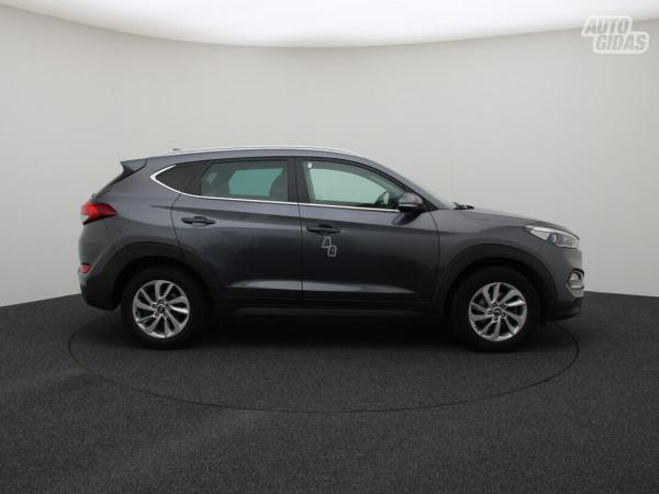 Grey Hyundai Tucson 2018 in Vilnius, with an engine capacity of 1.60 L and mileage of 165 thousand km for 13599 €, photo 9 on AUTOMOTO.COM.LV