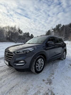 Grey Hyundai Tucson 2018 in Vilnius, with an engine capacity of 1.60 L and mileage of 105 thousand km for 12500 €, photo 3 on AUTOMOTO.COM.LV