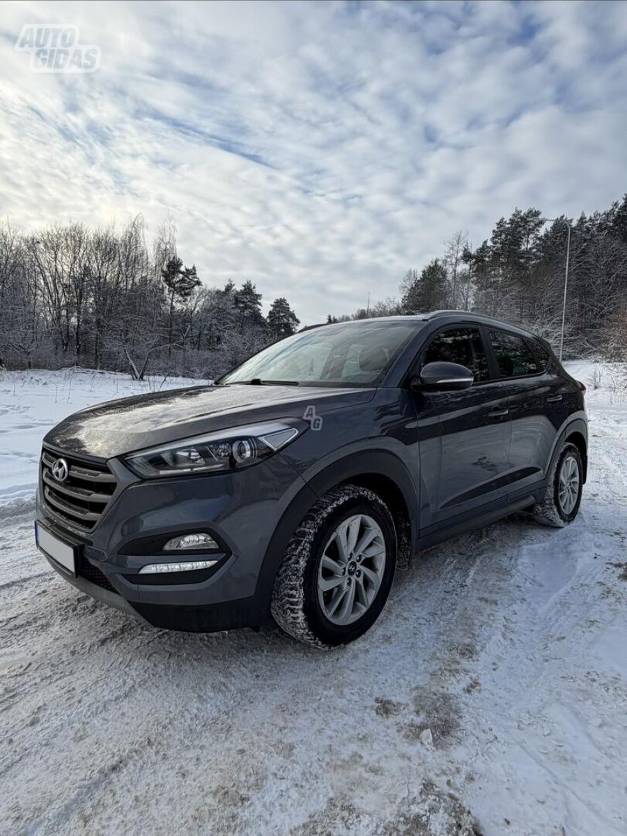 Grey Hyundai Tucson 2018 in Vilnius, with an engine capacity of 1.60 L and mileage of 105 thousand km for 12500 €, photo 3 on AUTOMOTO.COM.LV