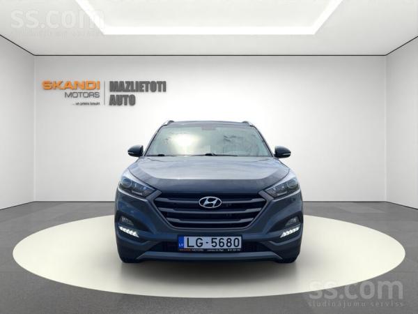 Pelēks Hyundai Tucson 2018 Rīga, ar dzinēja tilpumu 1.60 L un nobraukumu 135 tūkst. km par 13990 €, foto 2 vietnē AUTOMOTO.COM.LV