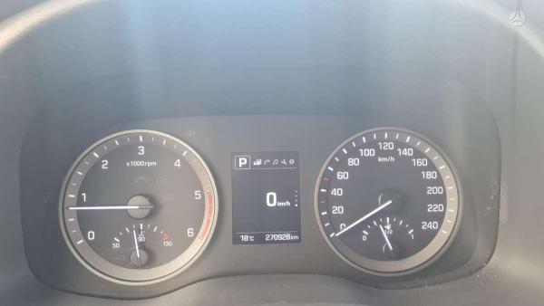 Grey Hyundai Tucson 2018 in Taurage, with an engine capacity of 1.69 L and mileage of 271 thousand km for 11000 €, photo 7 on AUTOMOTO.COM.LV