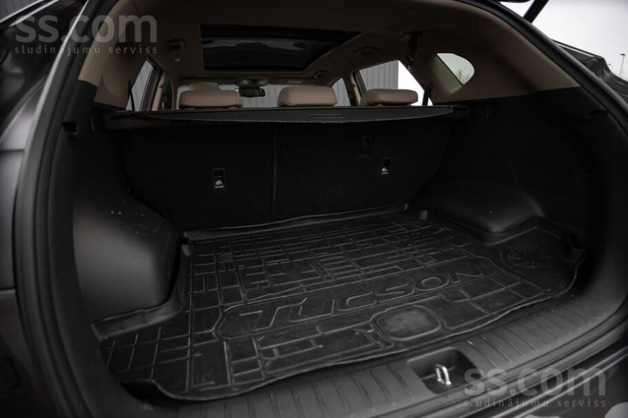 Pelēks Hyundai Tucson 2018 Jelgava, ar dzinēja tilpumu 1.60 L un nobraukumu 145 tūkst. km par 16000 €, foto 9 vietnē AUTOMOTO.COM.LV