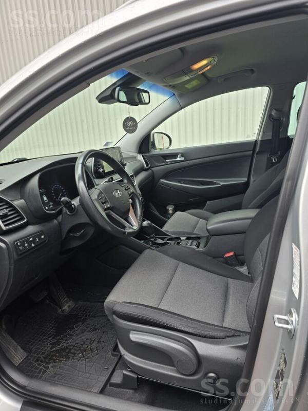 Grey Hyundai Tucson 2018 in Riga, with an engine capacity of 1.60 L and mileage of 75 thousand km for 16450 €, photo 6 on AUTOMOTO.COM.LV