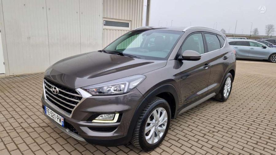 Grey Hyundai Tucson 2019 in Marijampole, with an engine capacity of 1.60 L and mileage of 91 thousand km for 14200 €, photo 1 on AUTOMOTO.COM.LV
