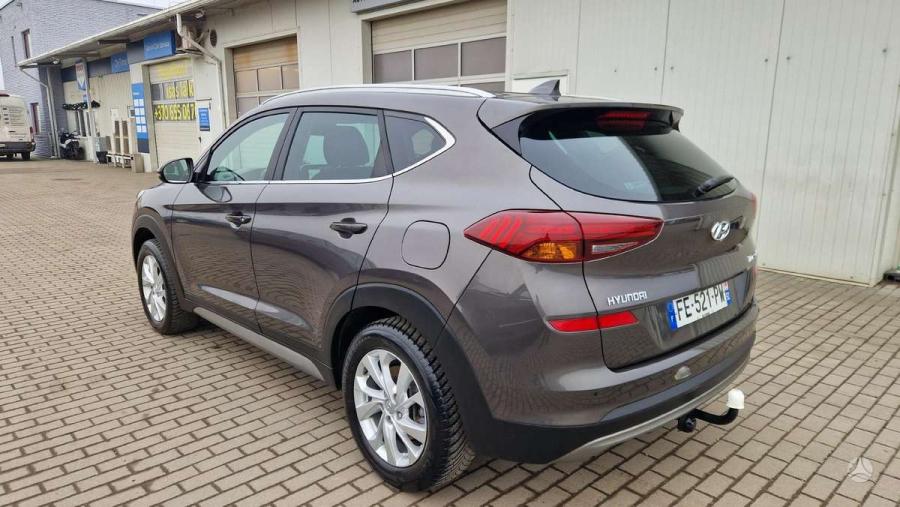 Grey Hyundai Tucson 2019 in Marijampole, with an engine capacity of 1.60 L and mileage of 91 thousand km for 14200 €, photo 4 on AUTOMOTO.COM.LV