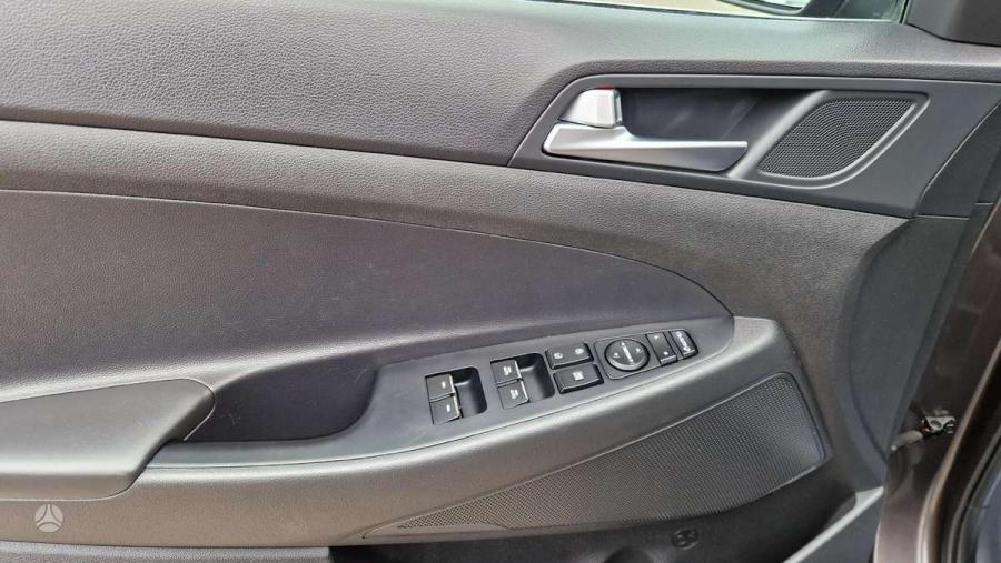 Grey Hyundai Tucson 2019 in Marijampole, with an engine capacity of 1.60 L and mileage of 91 thousand km for 14200 €, photo 19 on AUTOMOTO.COM.LV