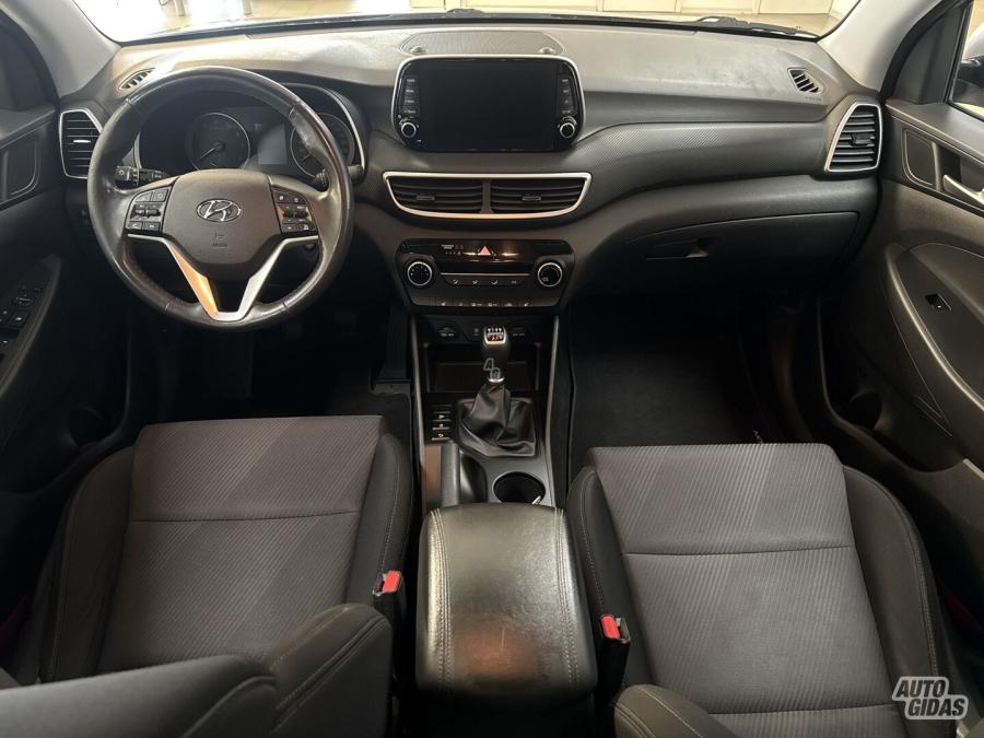 Grey Hyundai Tucson 2019 in Vilnius, with an engine capacity of 1.60 L and mileage of 127 thousand km for 14500 €, photo 13 on AUTOMOTO.COM.LV