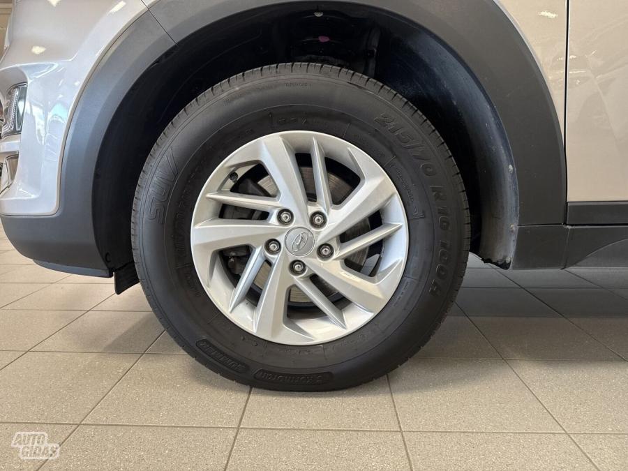 Grey Hyundai Tucson 2019 in Vilnius, with an engine capacity of 1.60 L and mileage of 127 thousand km for 14500 €, photo 24 on AUTOMOTO.COM.LV