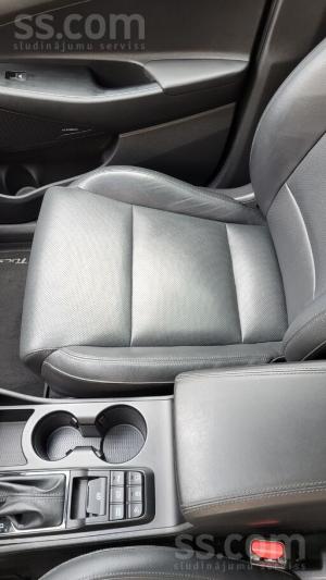 Grey Hyundai Tucson 2019 in Jurmala, with an engine capacity of 1.60 L and mileage of 101 thousand km for 18000 €, photo 8 on AUTOMOTO.COM.LV