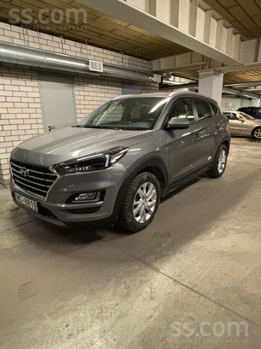 Grey Hyundai Tucson 2019 in Riga, with an engine capacity of 1.60 L and mileage of 63 thousand km for 17000 €, photo 3 on AUTOMOTO.COM.LV