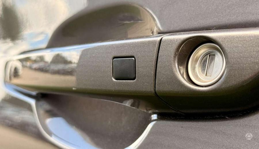 Grey Hyundai Tucson 2019 in Panevezys, with an engine capacity of 1.60 L and mileage of 171 thousand km for 13700 €, photo 10 on AUTOMOTO.COM.LV