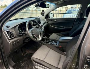 Grey Hyundai Tucson 2019 in Panevezys, with an engine capacity of 1.60 L and mileage of 171 thousand km for 13700 €, photo 13 on AUTOMOTO.COM.LV